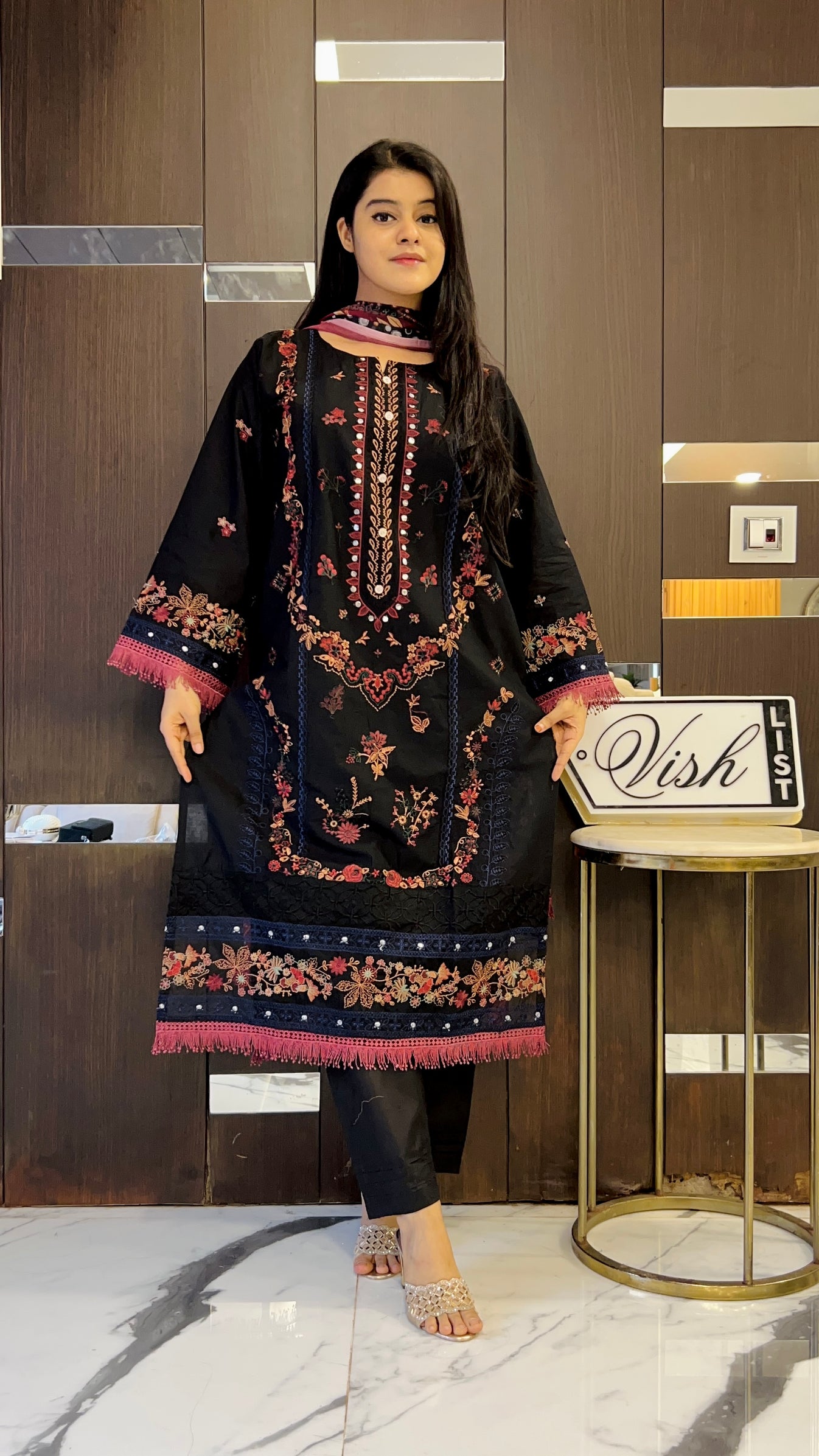 Zarqa Pakistani Lawn Set 07 – Vishlist
